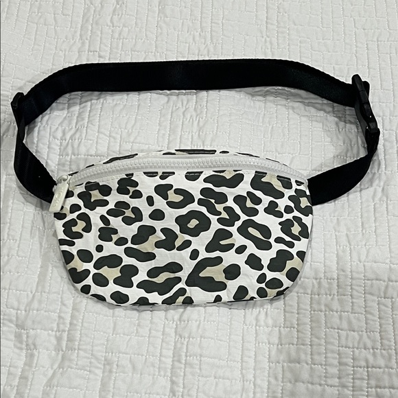 ALOHAS | Bags | Aloha Collection Hip Pack | Poshmark